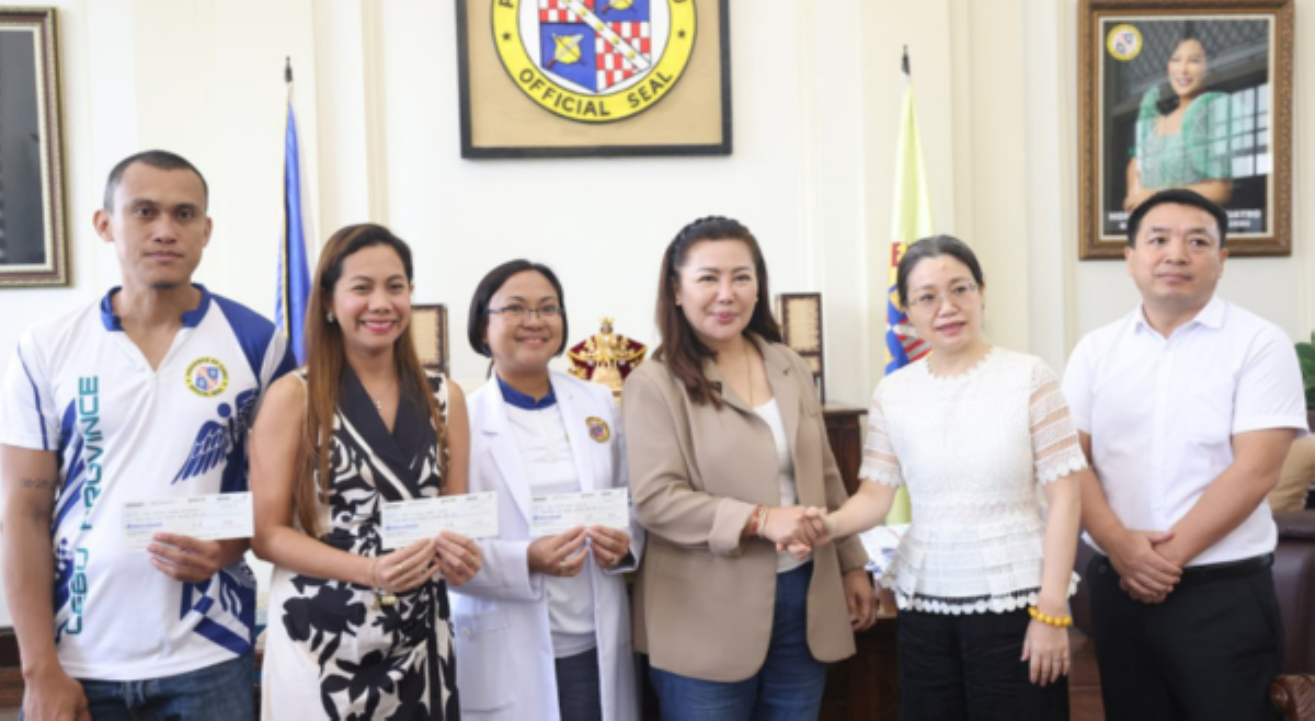 Chinese Consulate, nag-donate ng ₱10.5M sa Cebu hospitals para sa mga biktima ng lindol-Balita