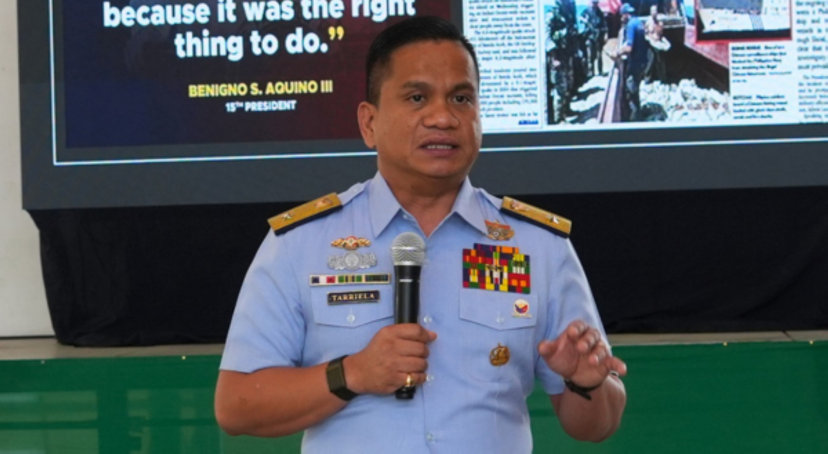 Rear Admiral Tarriela, isiniwalat na nagbabayad ng Pinoy informants ang ...